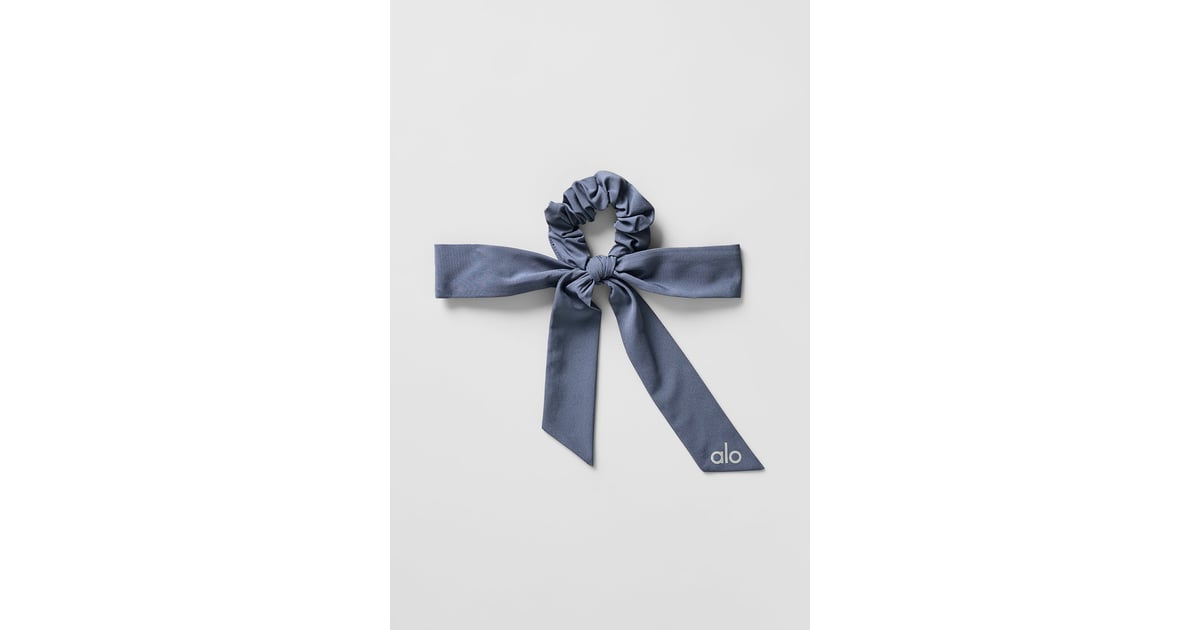 Track Alo Love Knots Tie Scrunchie - Bluestone at Alo Yoga