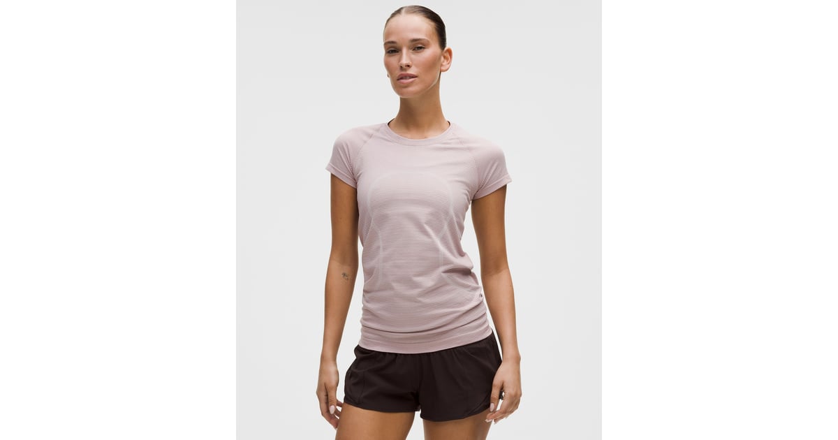 Track Swiftly Tech Short-Sleeve Shirt 2.0 *Hip Length - Spandex Stripe